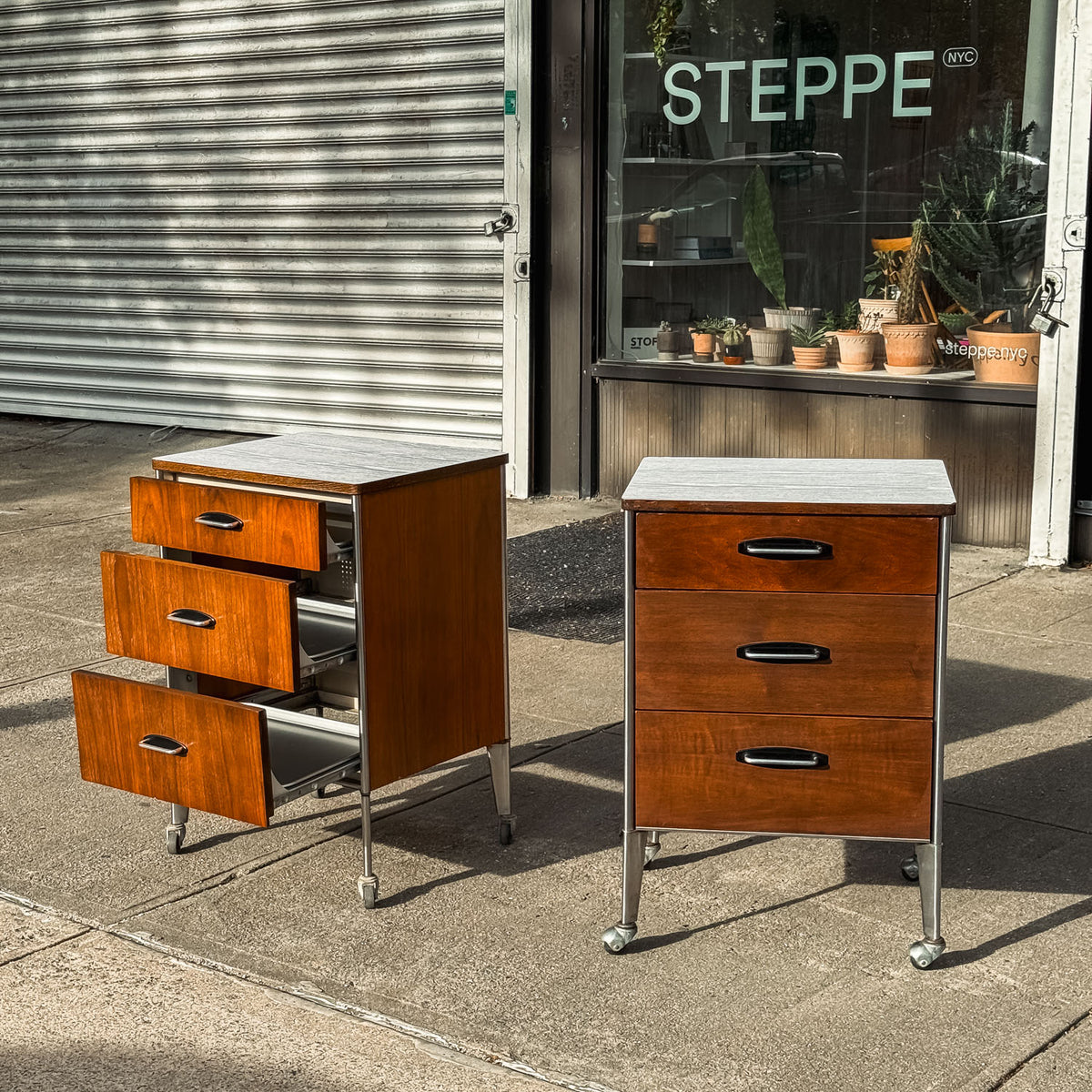 Storage cabinets by Raymond Loewy for Hill-Rom – Steppe